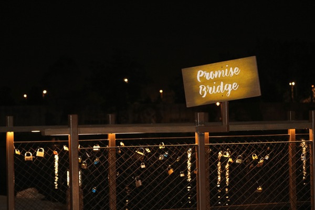 Promise Bridge Dubai – A Romantic Love Lock Spot